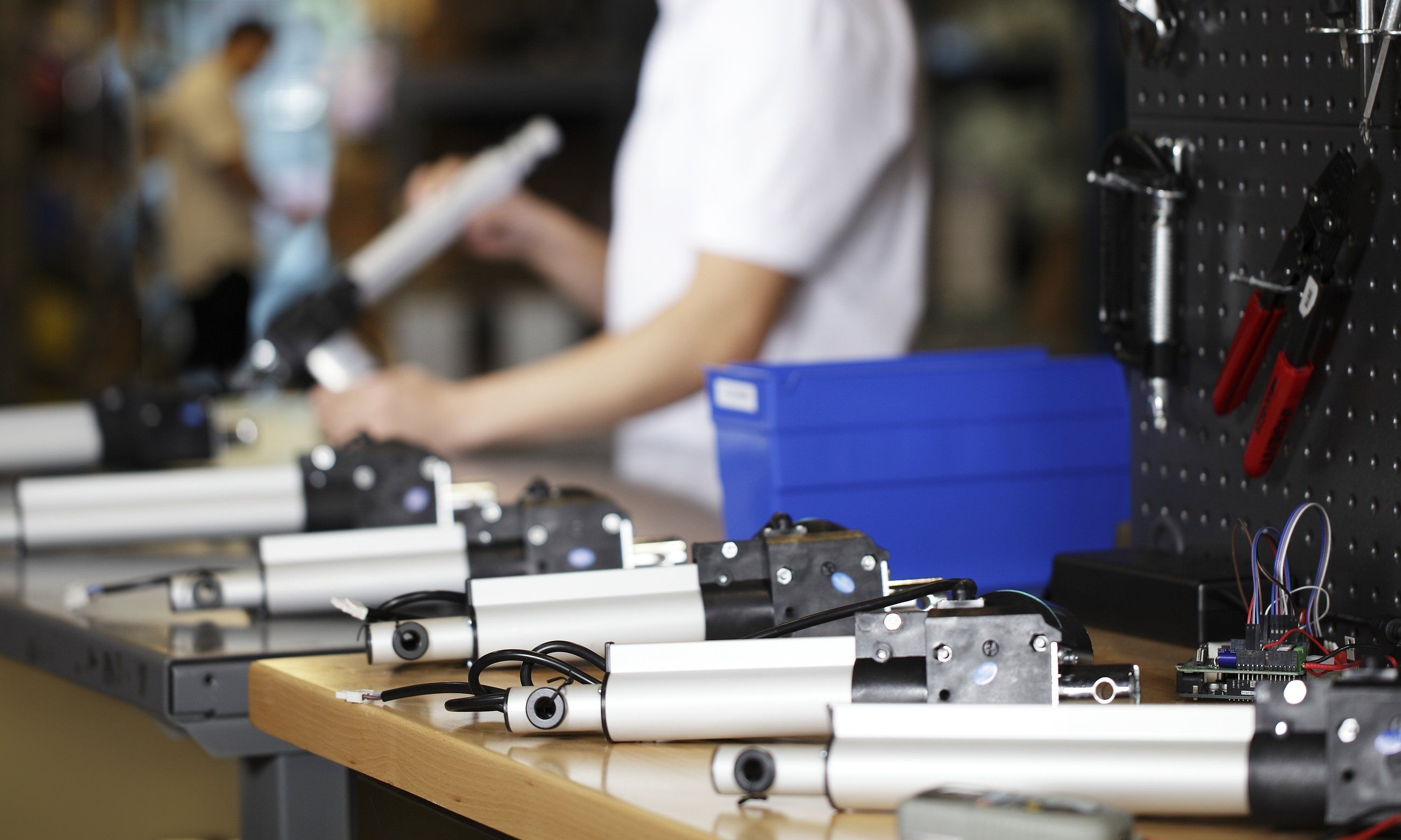 Step-by-step Guide Of Replacing Actuator – Progressive Automations